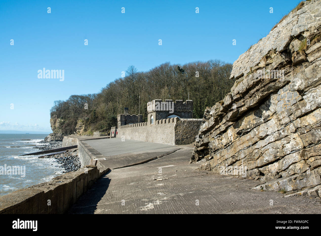 St donats castle hi-res stock photography and images - Alamy