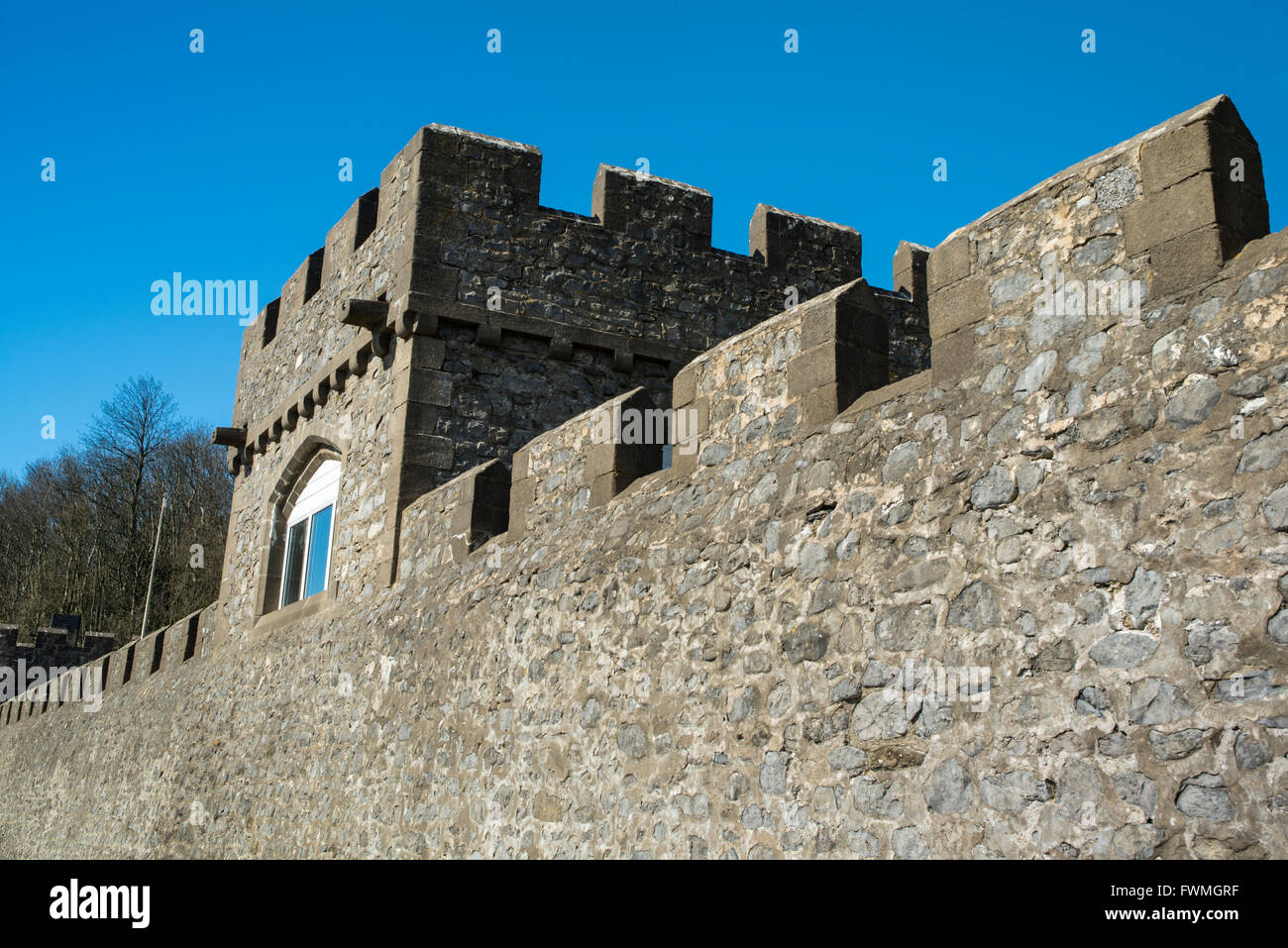 St donats castle hi-res stock photography and images - Alamy