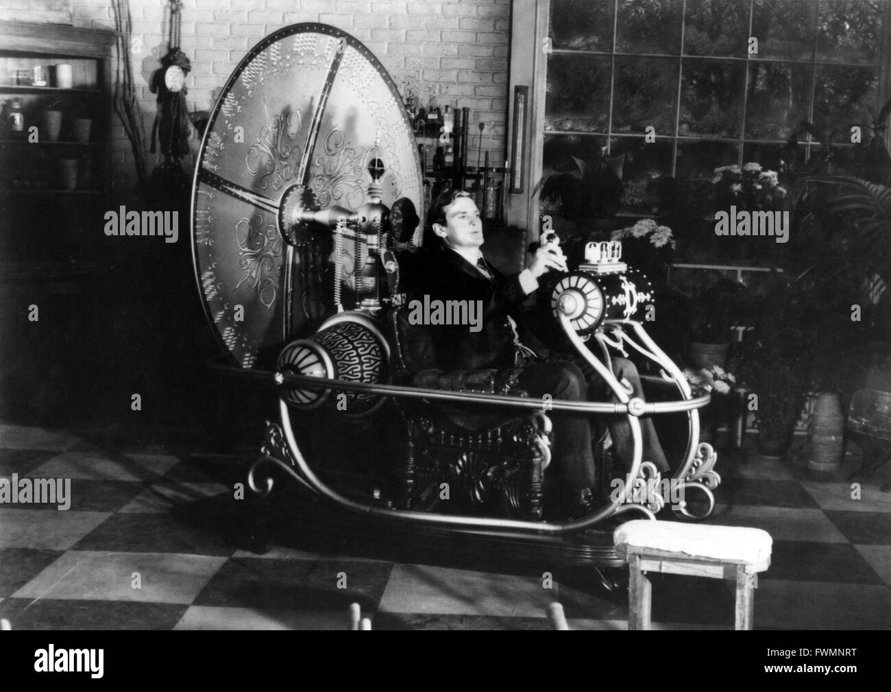 The Time Machine By H.g. Wells Stock Photos & The Time Machine By H.g ...