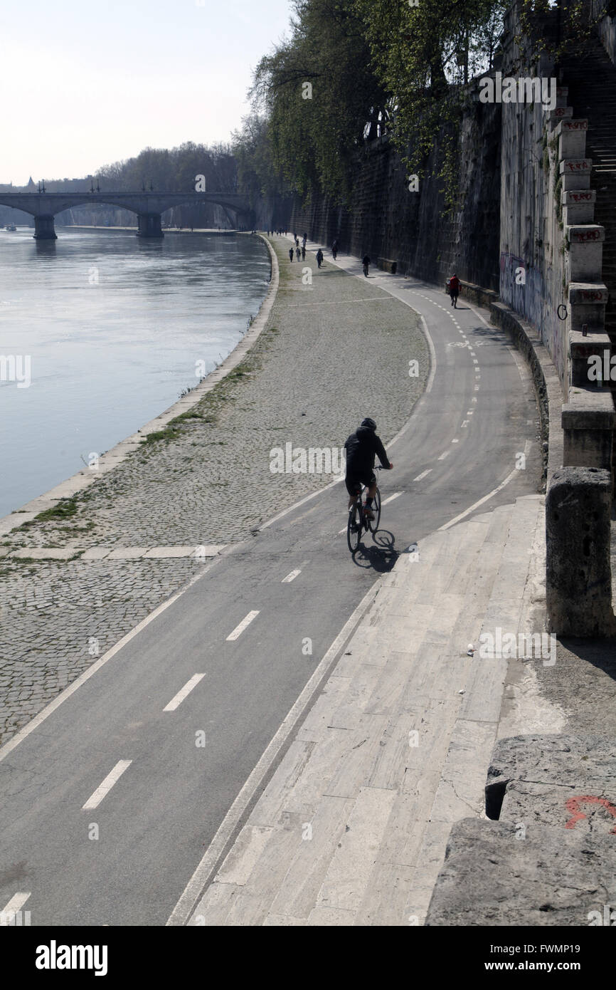 Rome bike lane hi-res stock photography and images - Alamy