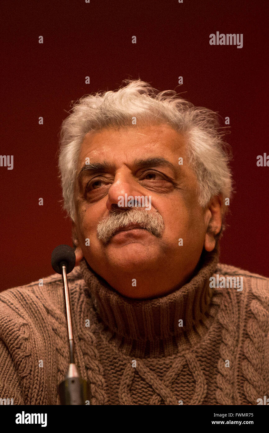 Tariq ali writer High Resolution Stock Photography and Images - Alamy