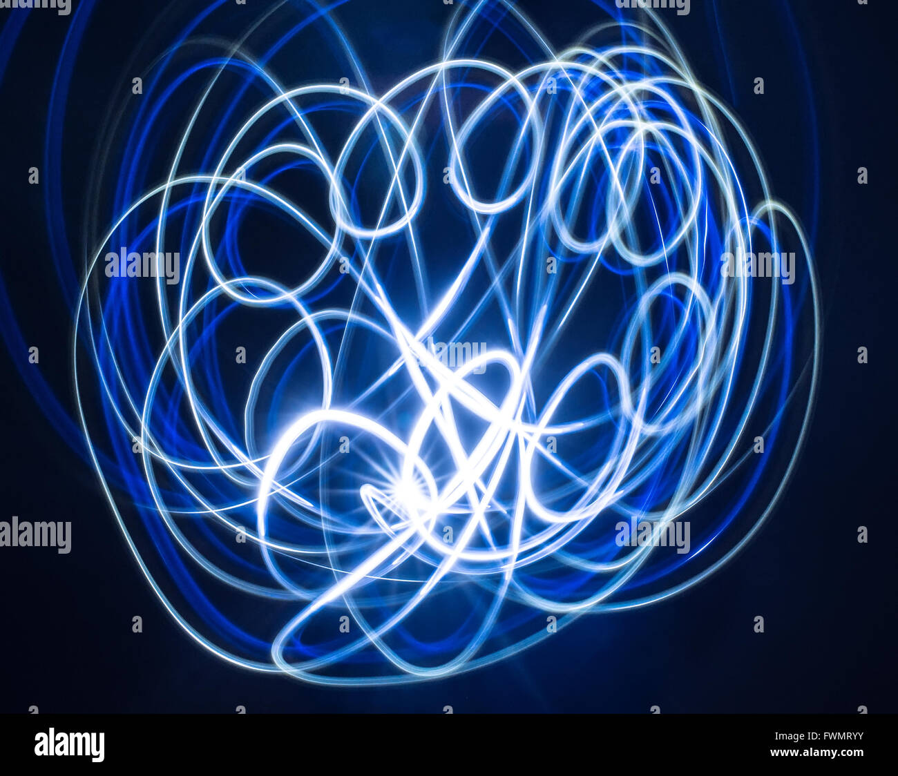 Abstract slow speed light painting. Freeze Light Stock Photo - Alamy