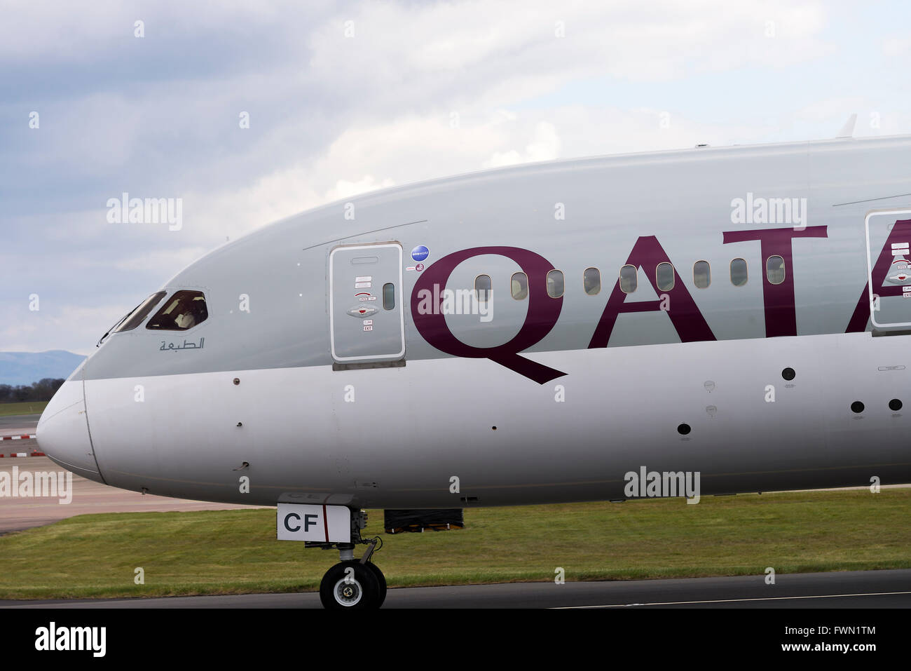 Cockpit boeing 787 dreamliner aircraft hi-res stock photography and ...