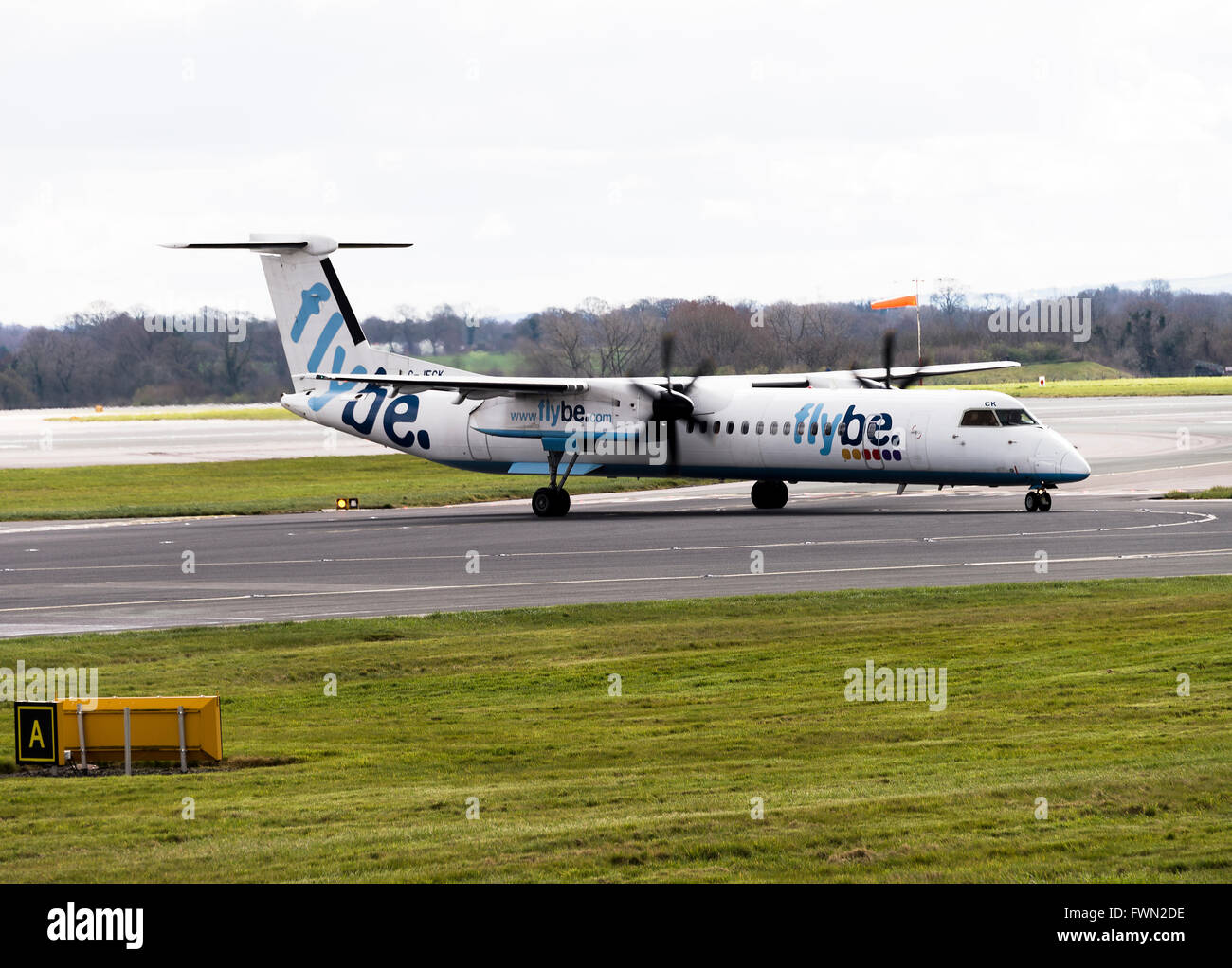 Flybe Airline Bombardier Dash 8-402Q Airliner G-JECK Taxiing on Arrival ...