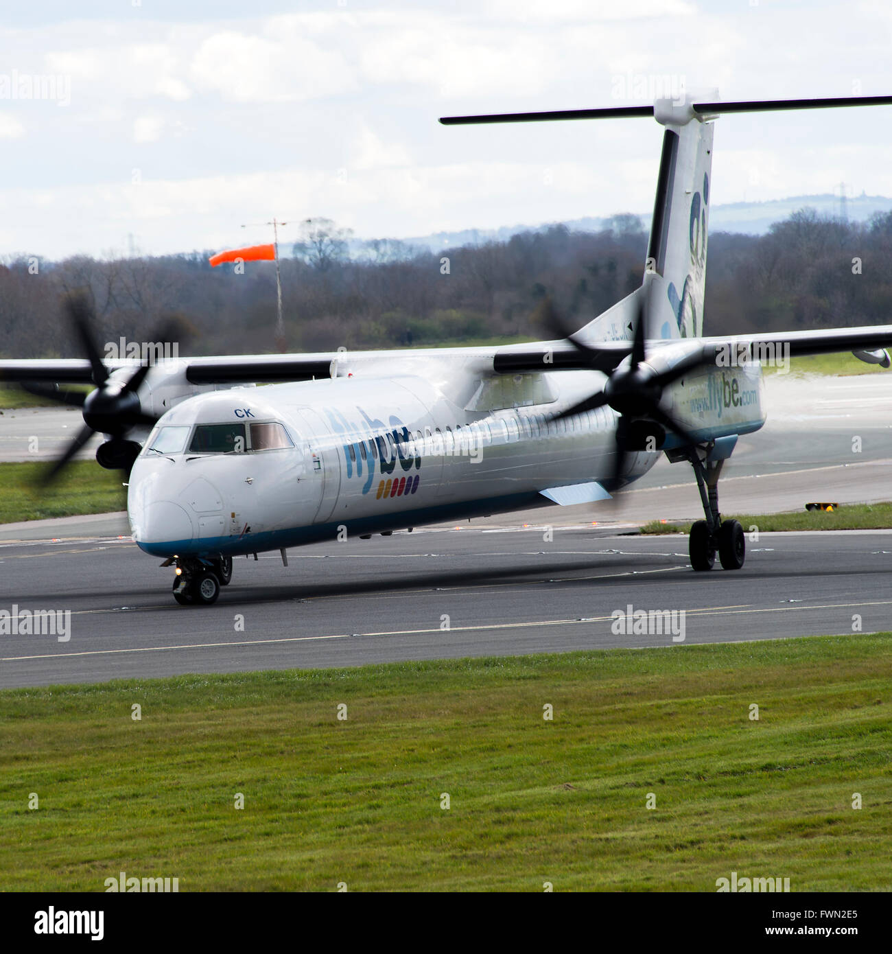 Flybe Airline Bombardier Dash 8-402Q Airliner G-JECK Taxiing on Arrival ...