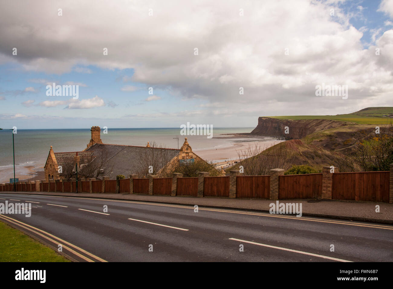 Cliff road to north beach uk hi-res stock photography and images - Alamy