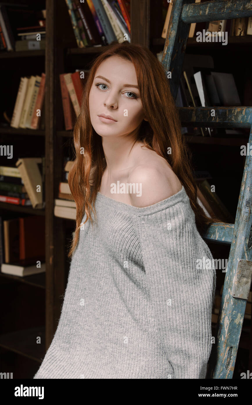 Lady girl library hi-res stock photography and images - Alamy