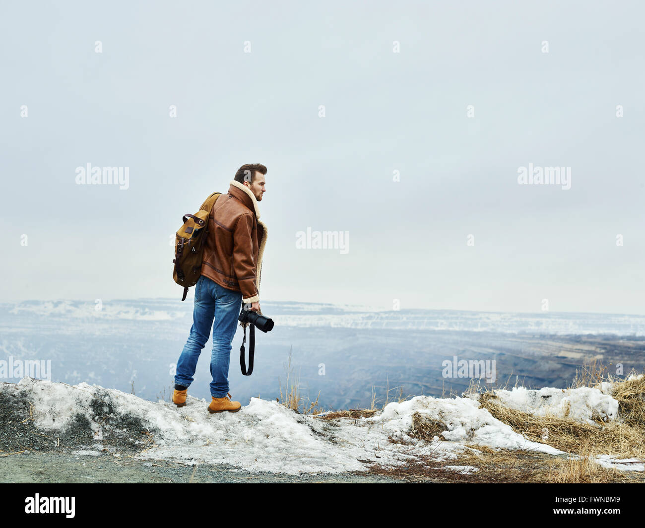 Man back to camera hi-res stock photography and images - Alamy