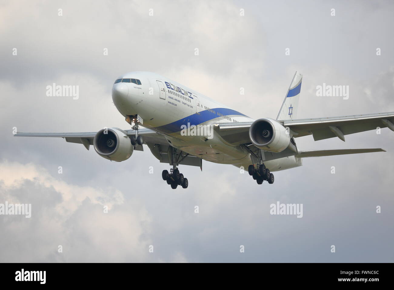 El al boeing 777 hi-res stock photography and images - Alamy