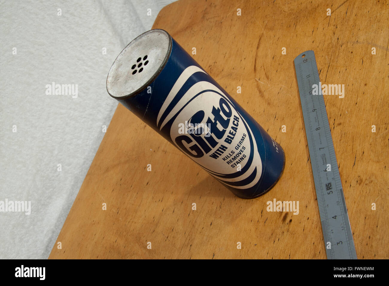 Cardboard tube of Glitto kitchen scouring powder Stock Photo - Alamy