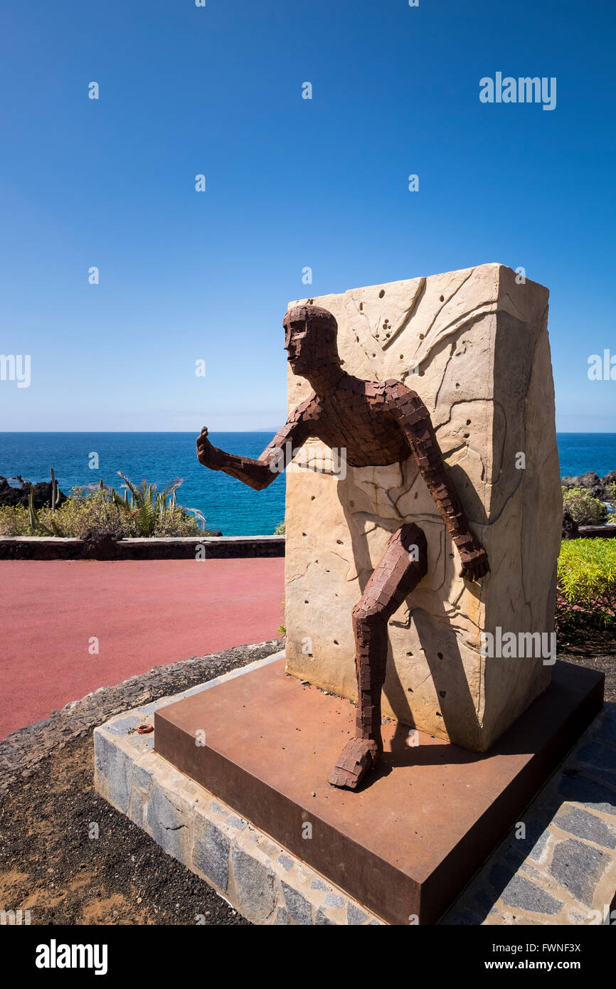 Metal sculpture running man hi-res stock photography and images - Alamy