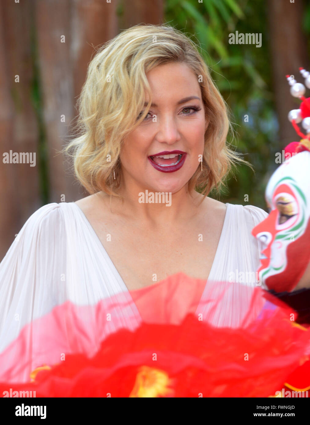 Kate Hudson at the European Premiere of 'Kung Fu Panda 3' at the Odeon ...