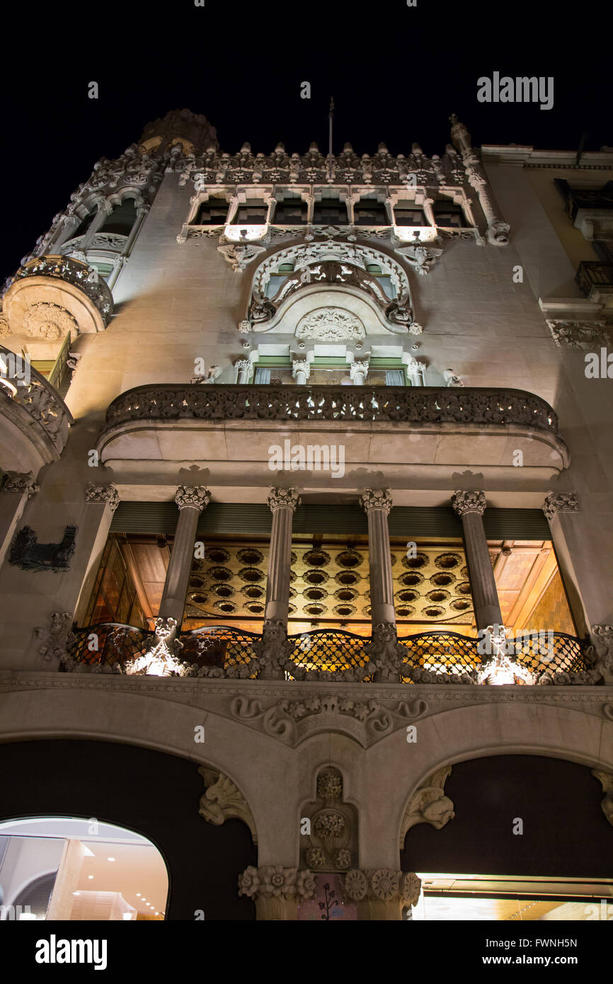 Beautiful night building hi-res stock photography and images - Alamy