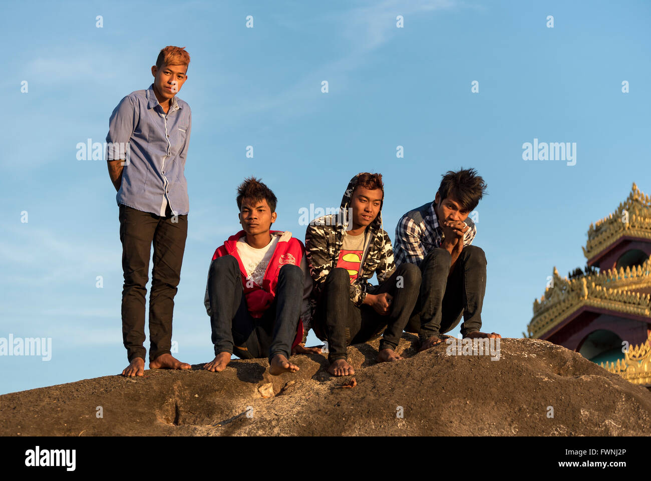 Burmese men hi-res stock photography and images - Alamy