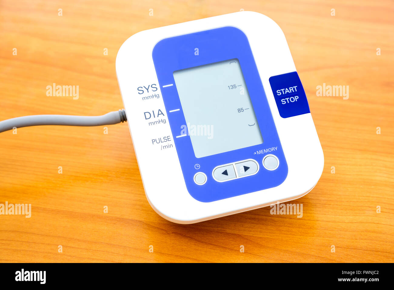 Electronic sphygmomanometer hi-res stock photography and images - Alamy