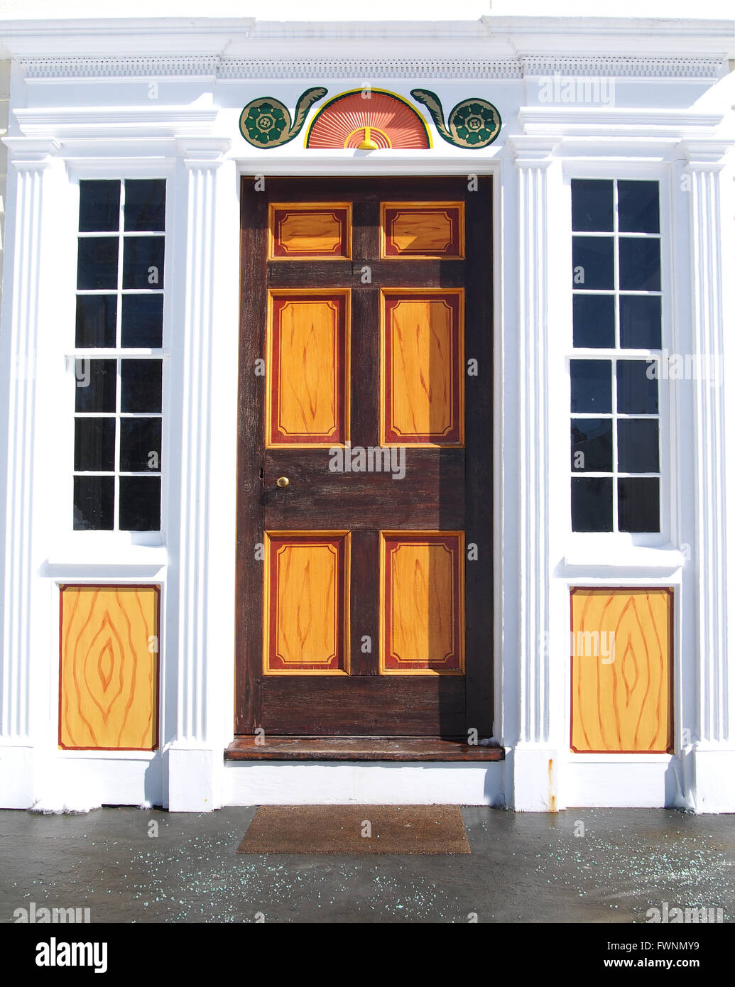 Front door welcoming hi-res stock photography and images - Alamy