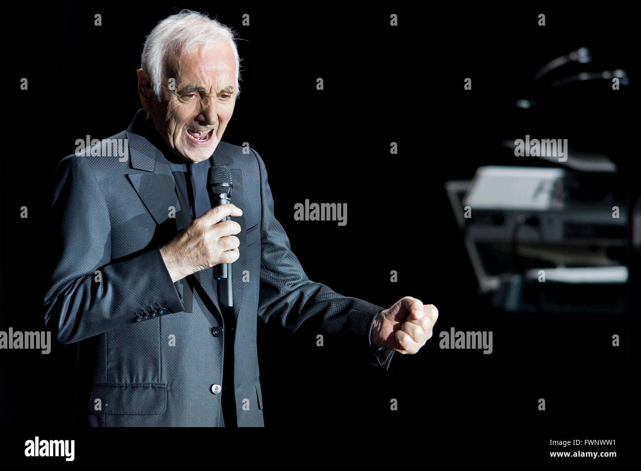 Charles aznavour in concert hi-res stock photography and images - Alamy