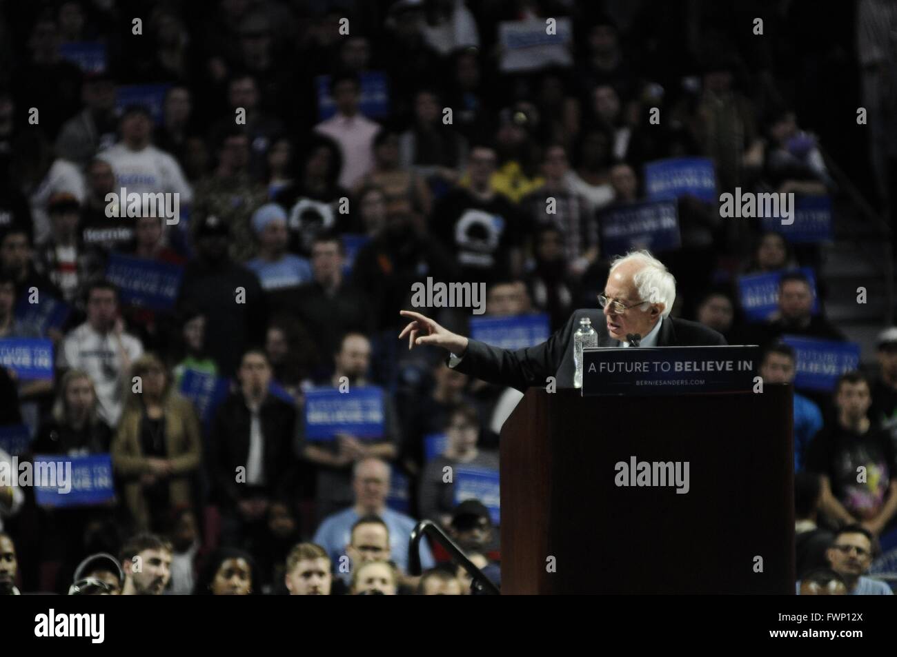 Philadelphia, PA, USA. 6th Apr, 2016. BERNIE SANDERS speaks to a crowd ...