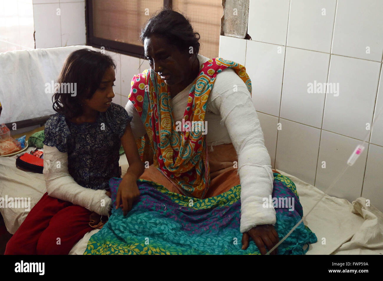 Dhaka, Bangladesh. 7th April, 2016. Mahfuza Akter Subarna (R) and her ...