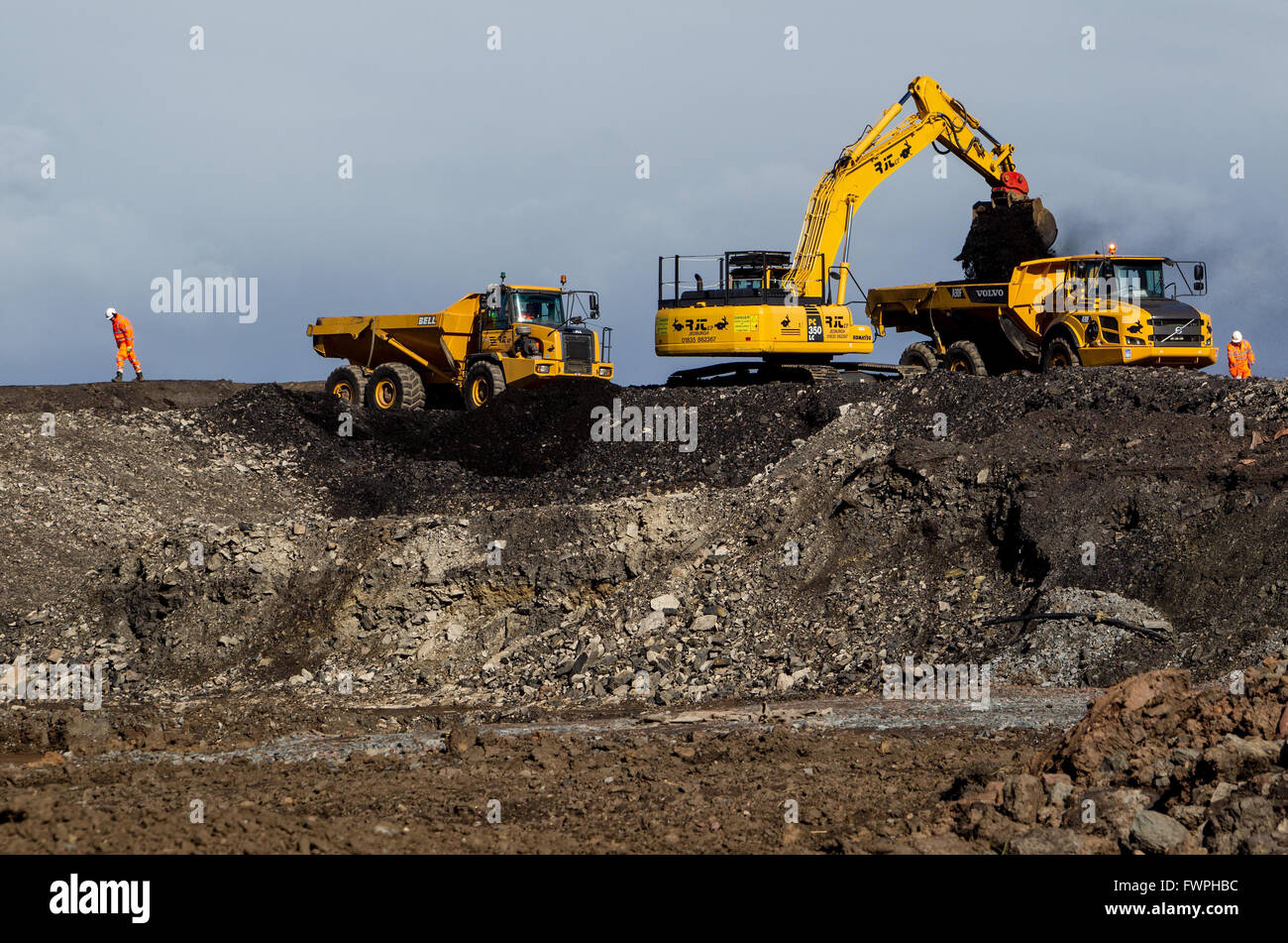 Railway workers building new railway Stock Photo - Alamy