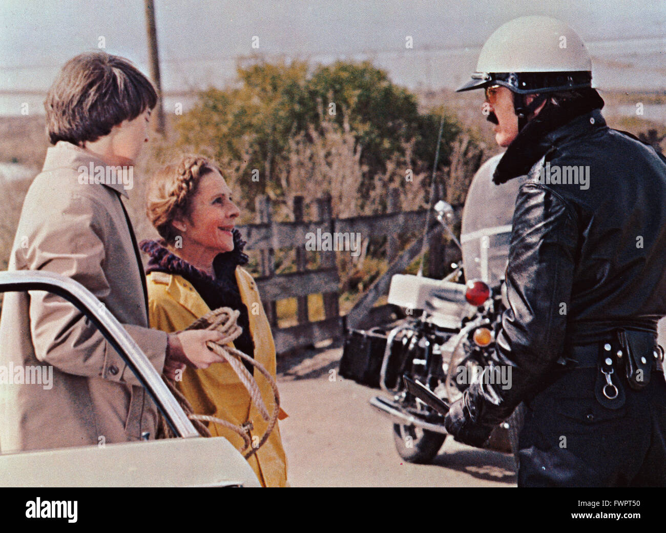 Harold und Maude - Harold (Bud Cort), Maude (Ruth Gordon), Motorcycle ...