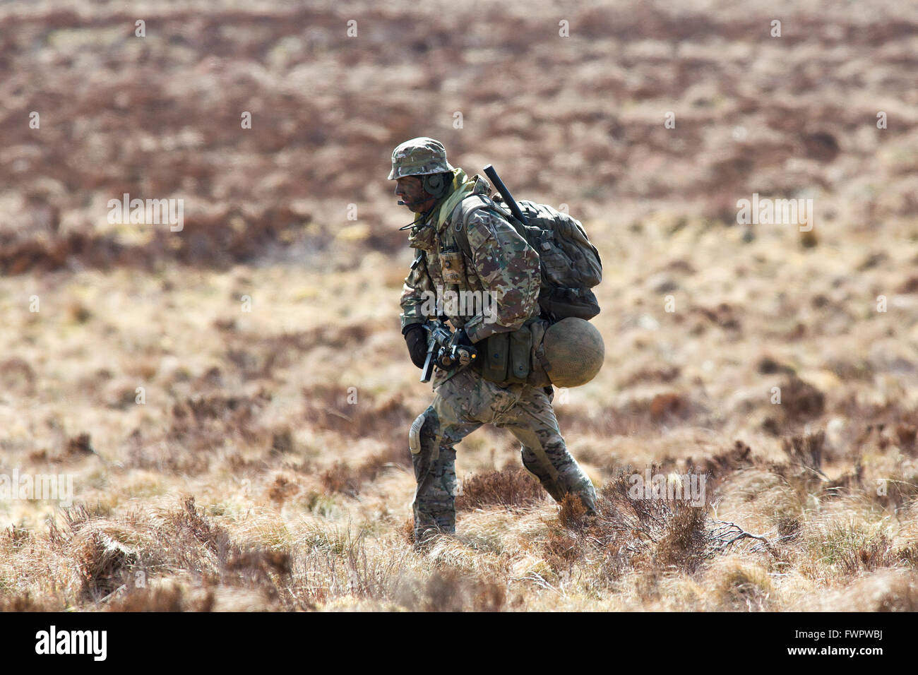 Commando parachute hi-res stock photography and images - Alamy