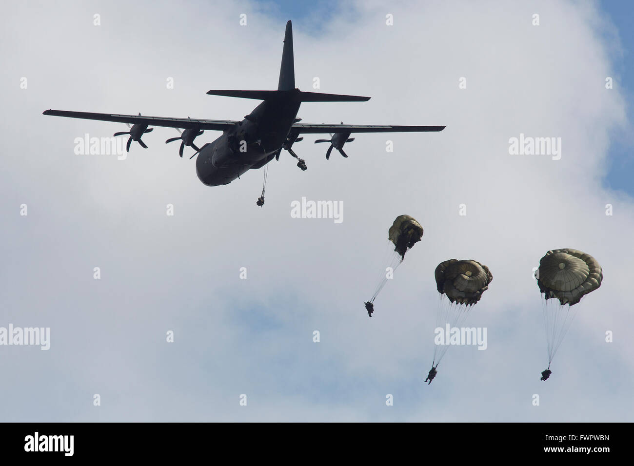 Airborne Drop High Resolution Stock Photography and Images - Alamy