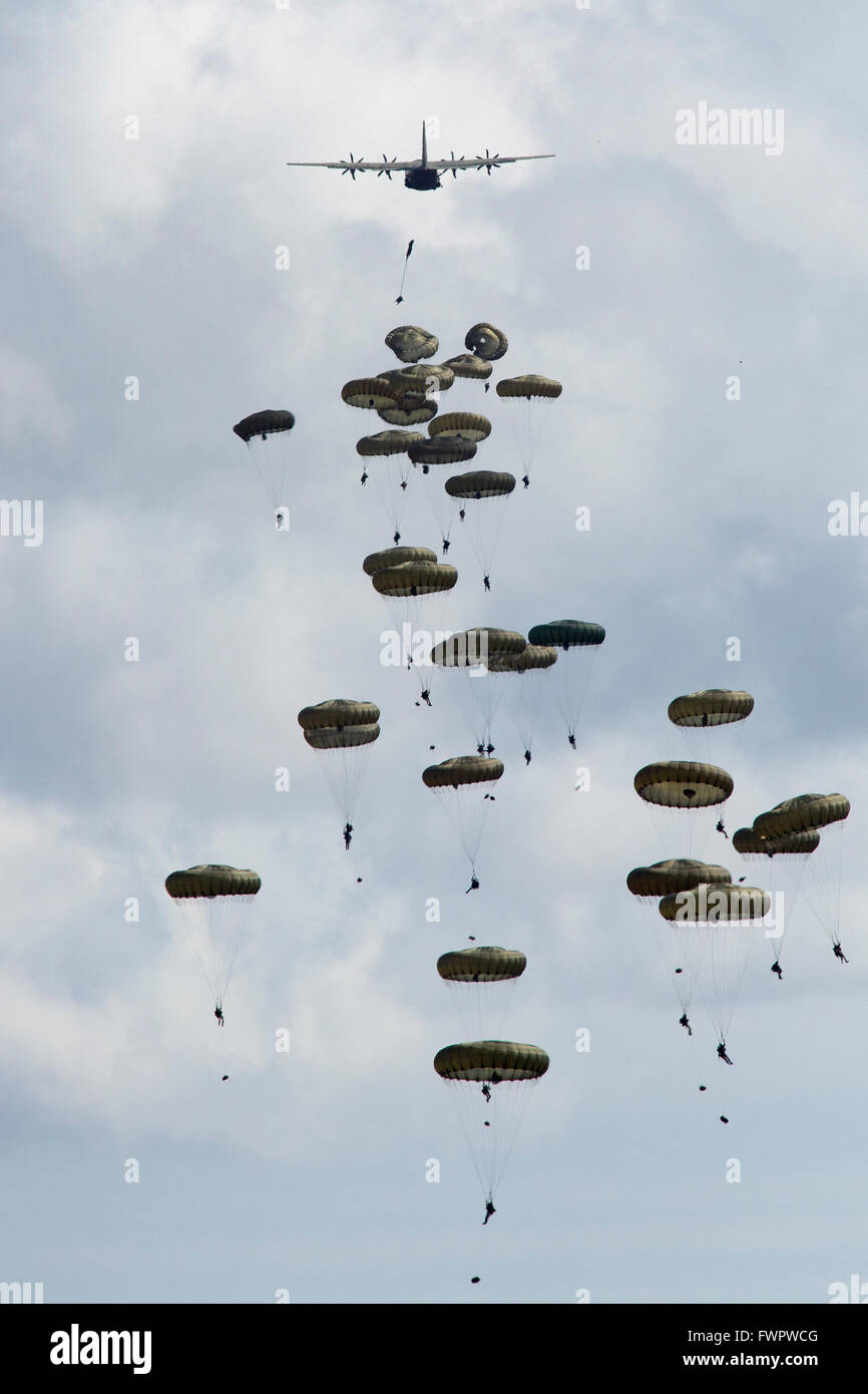 Raf training planes hi-res stock photography and images - Alamy