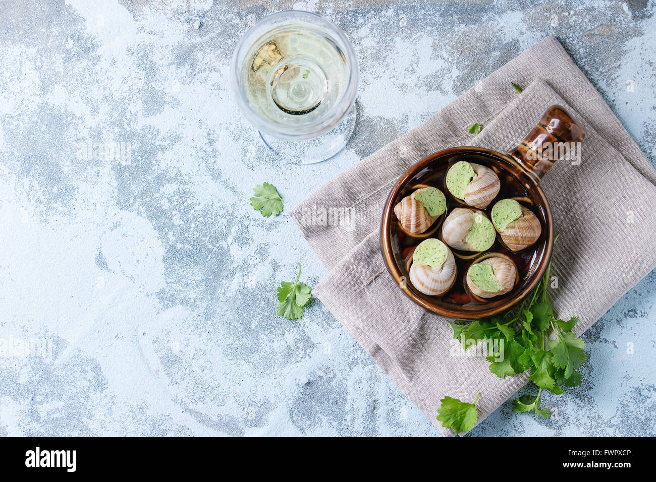 Uncooked Escargots de Bourgogne snails Stock Photo - Alamy