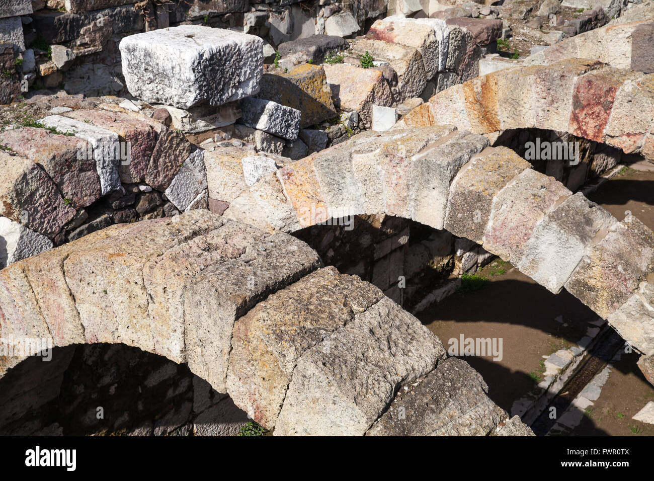 Ancient stone arches archaeological hi-res stock photography and images ...
