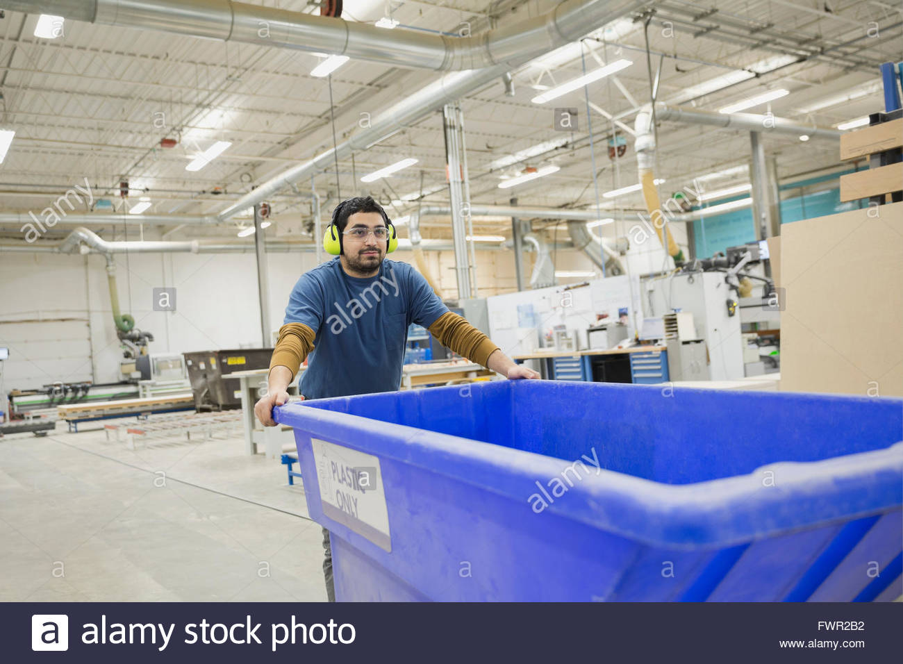 Bin worker hi-res stock photography and images - Alamy