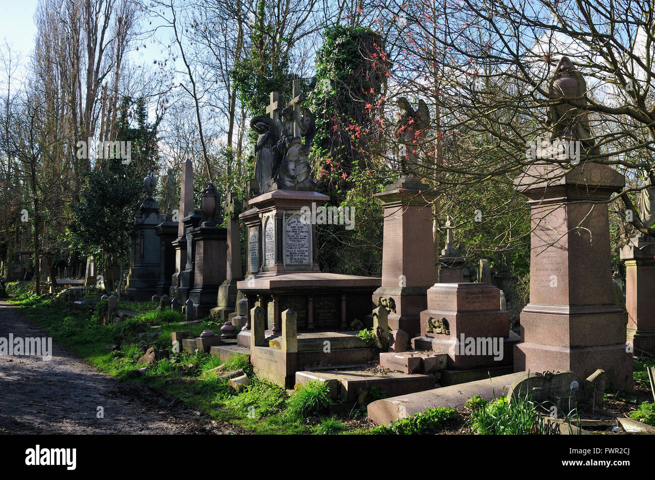 Monuments in Abney Park cemetery, Stoke Newington, North London, UK ...