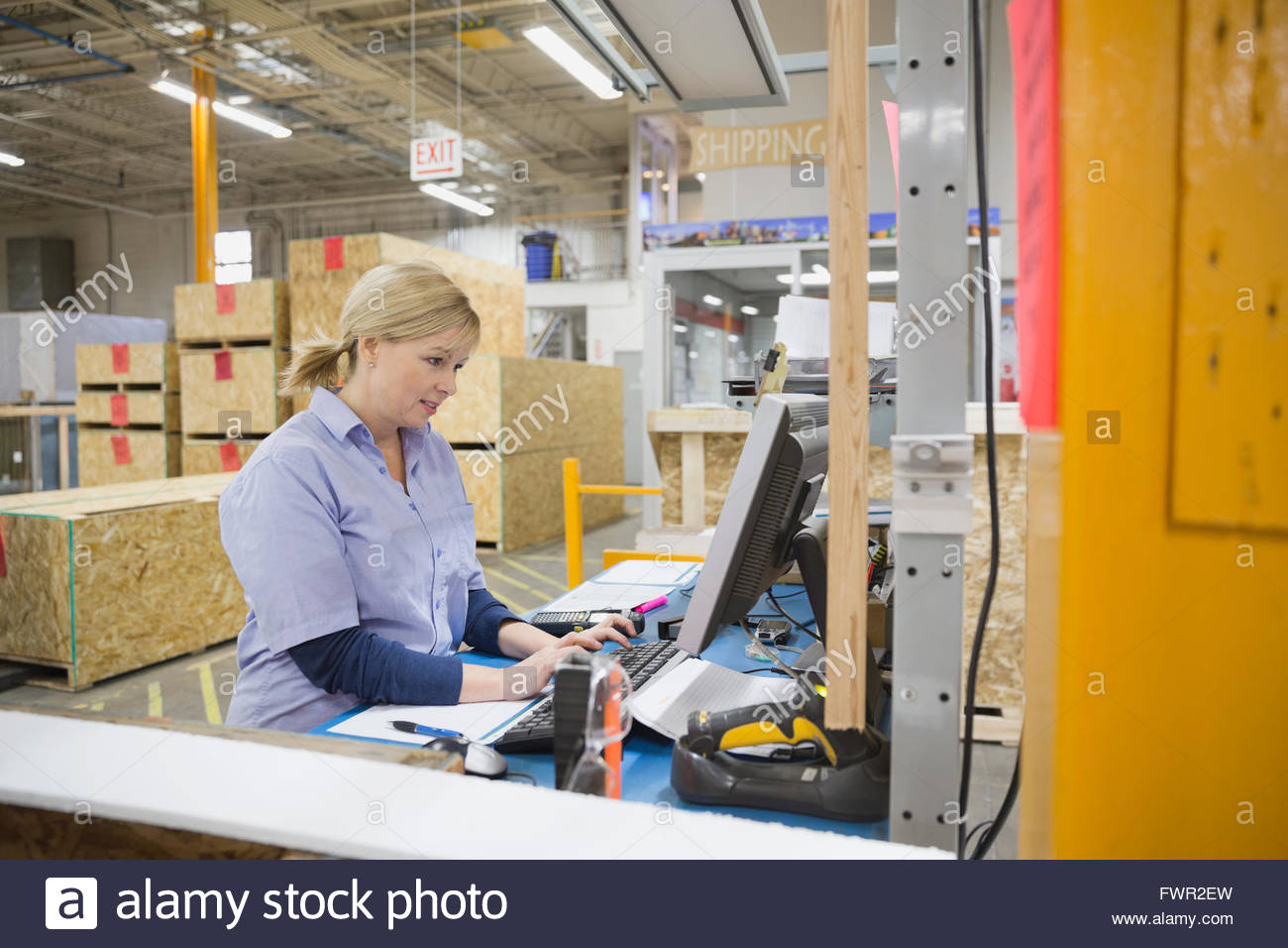 Computer fabrication hi-res stock photography and images - Alamy