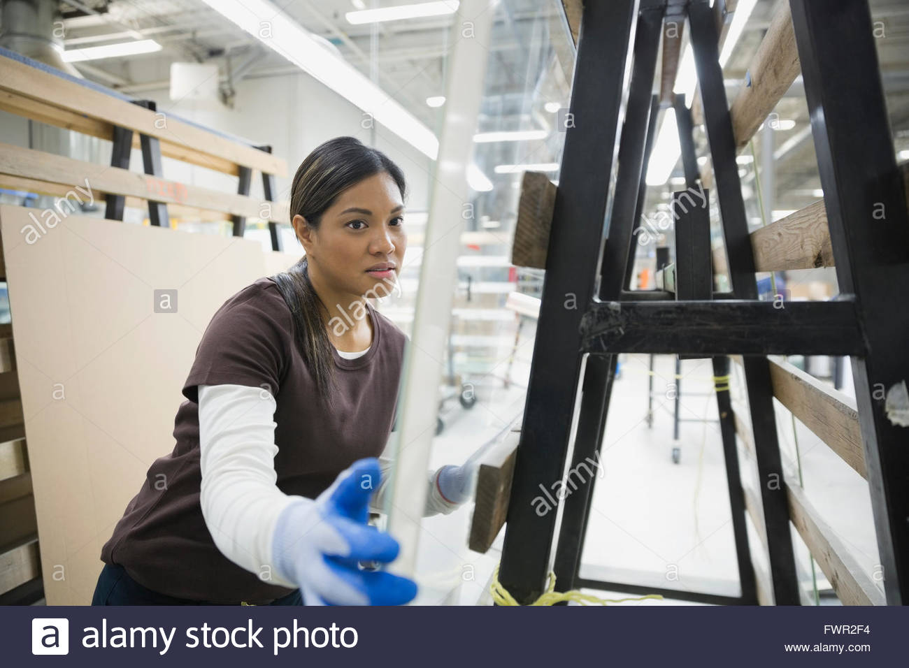 Sheet glass hi-res stock photography and images - Alamy