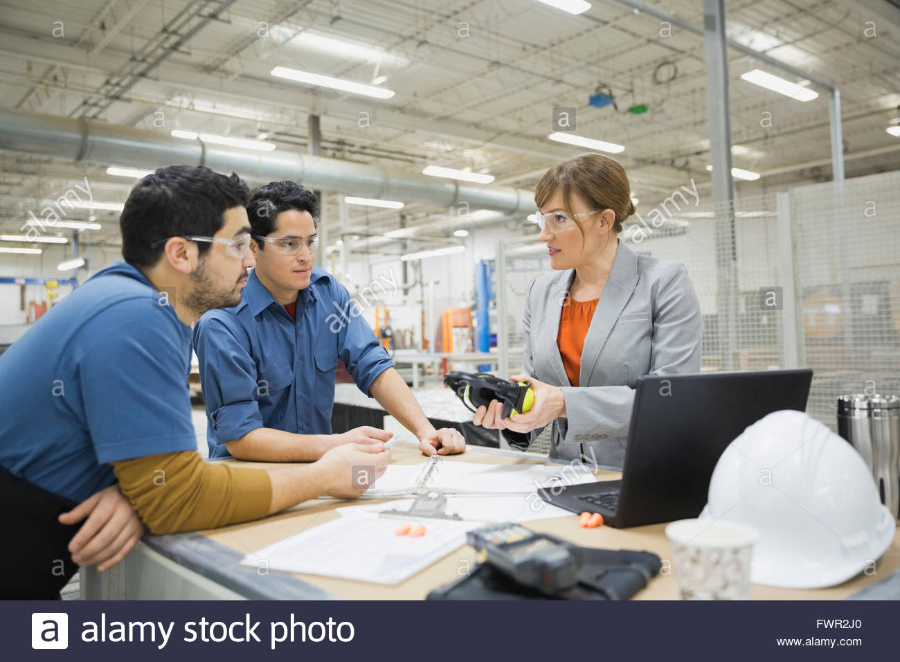 Skilled factory workers hi-res stock photography and images - Alamy