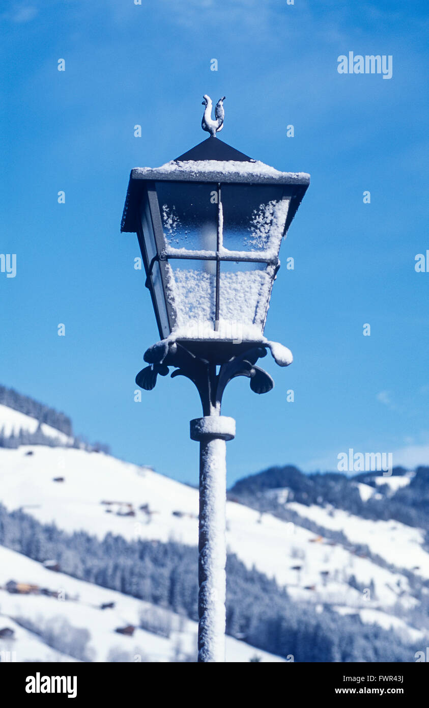 Street light covered in snow Stock Photo - Alamy
