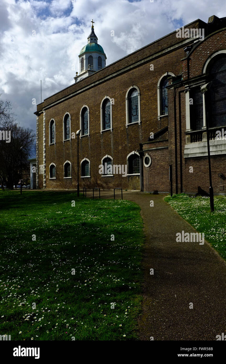 Holy trinity church clapham hi-res stock photography and images - Alamy