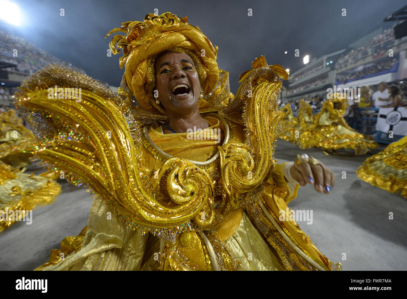 Dancer dressed as Baiana, parade of the Samba school Beija Flor de ...