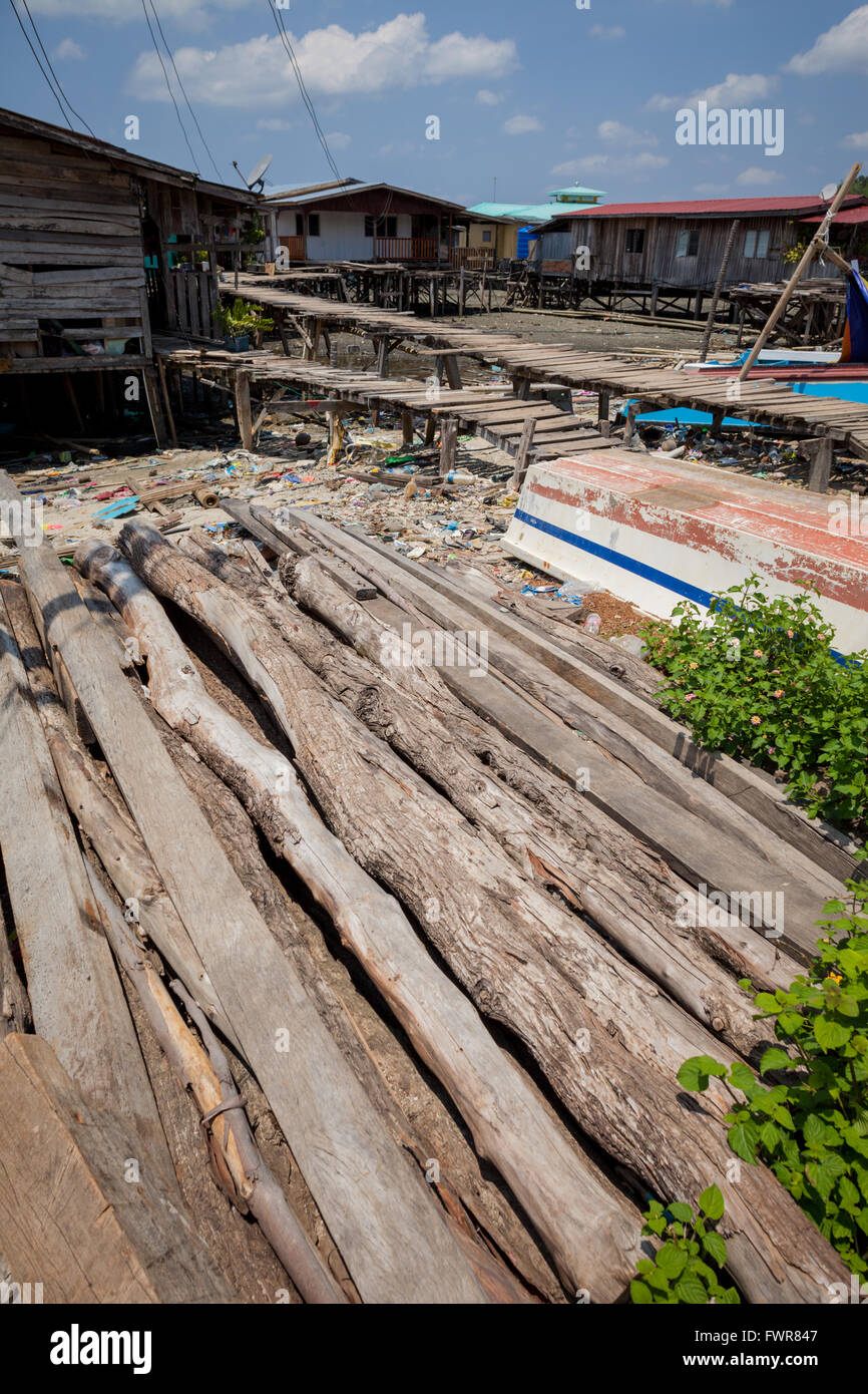 Timber buildings on the shore of the sea, northern Sabah, Borneo ...