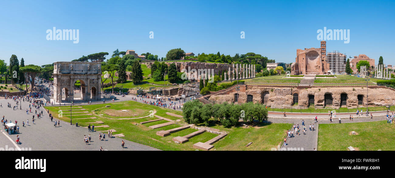 Beautiful summer view from the Colosseum the arch of Constantine ...