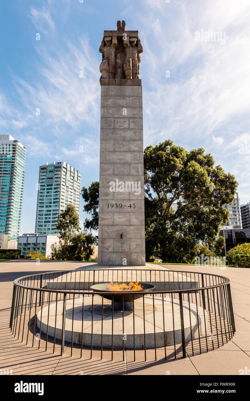 Cenotaph and Eternal Flame, Shrine of Remembrance, Melbourne, Victoria ...