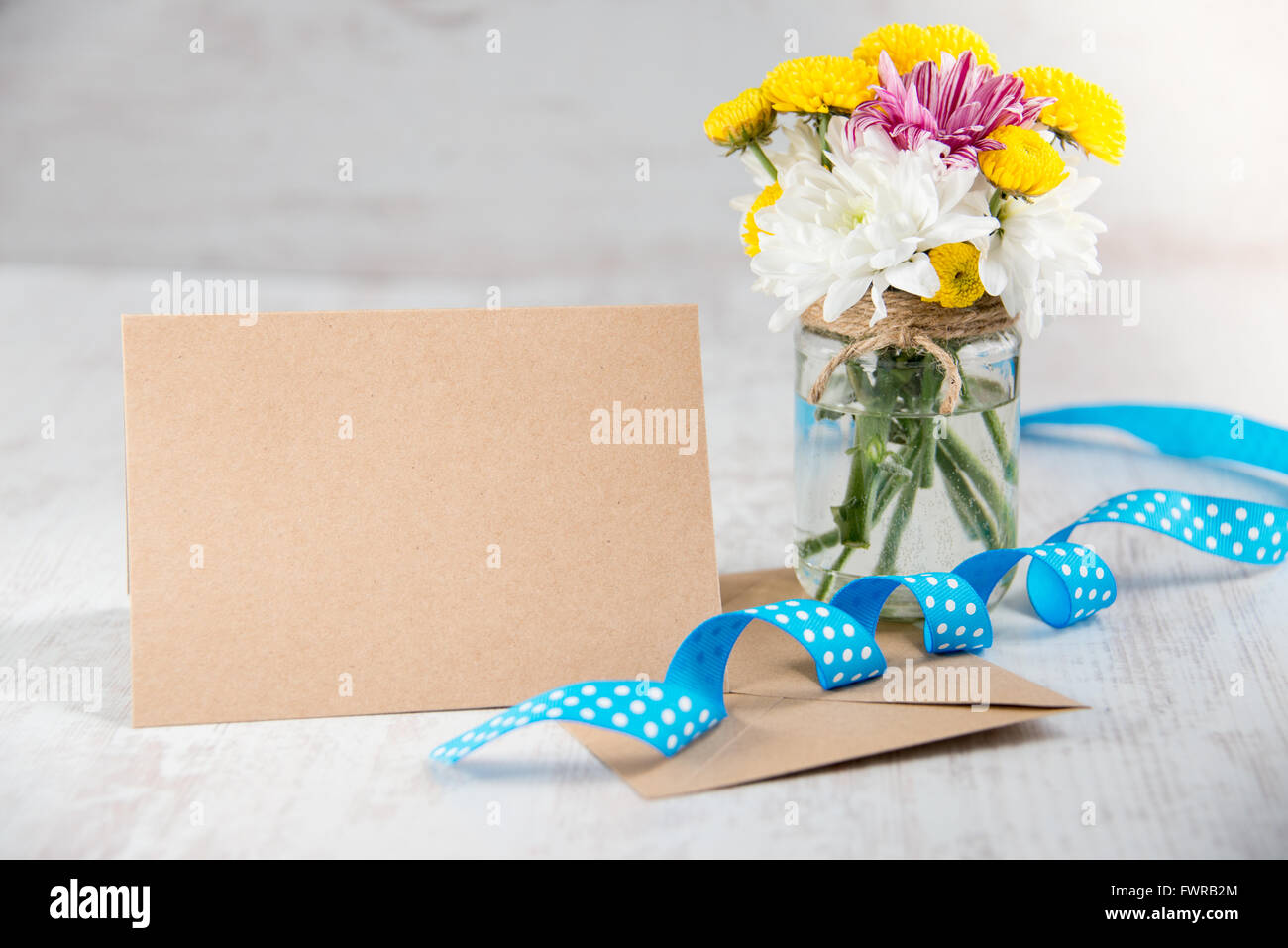 Happy birthday spring flowers hi-res stock photography and images - Alamy