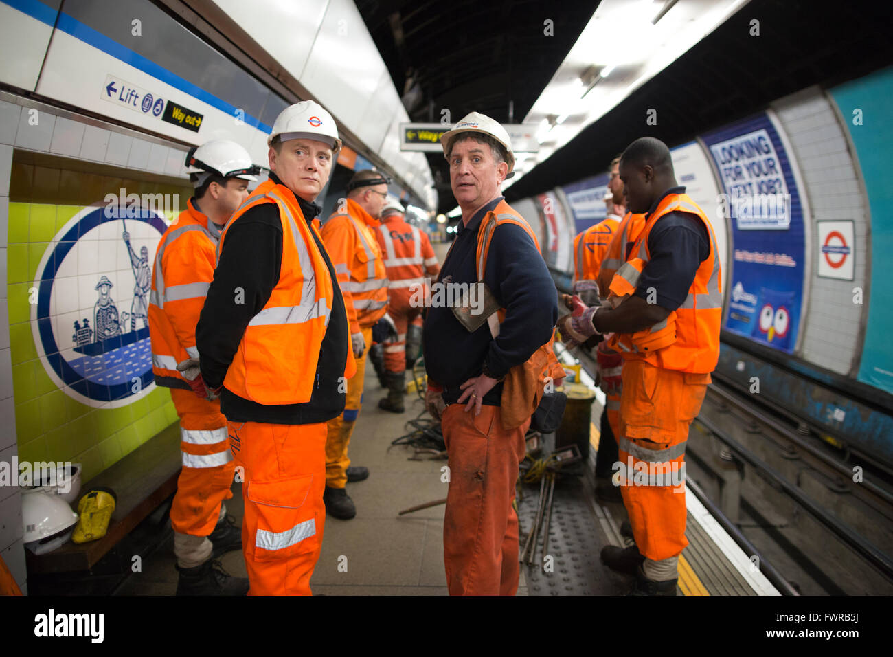 Overnight maintenance workers on the London Underground, central London ...