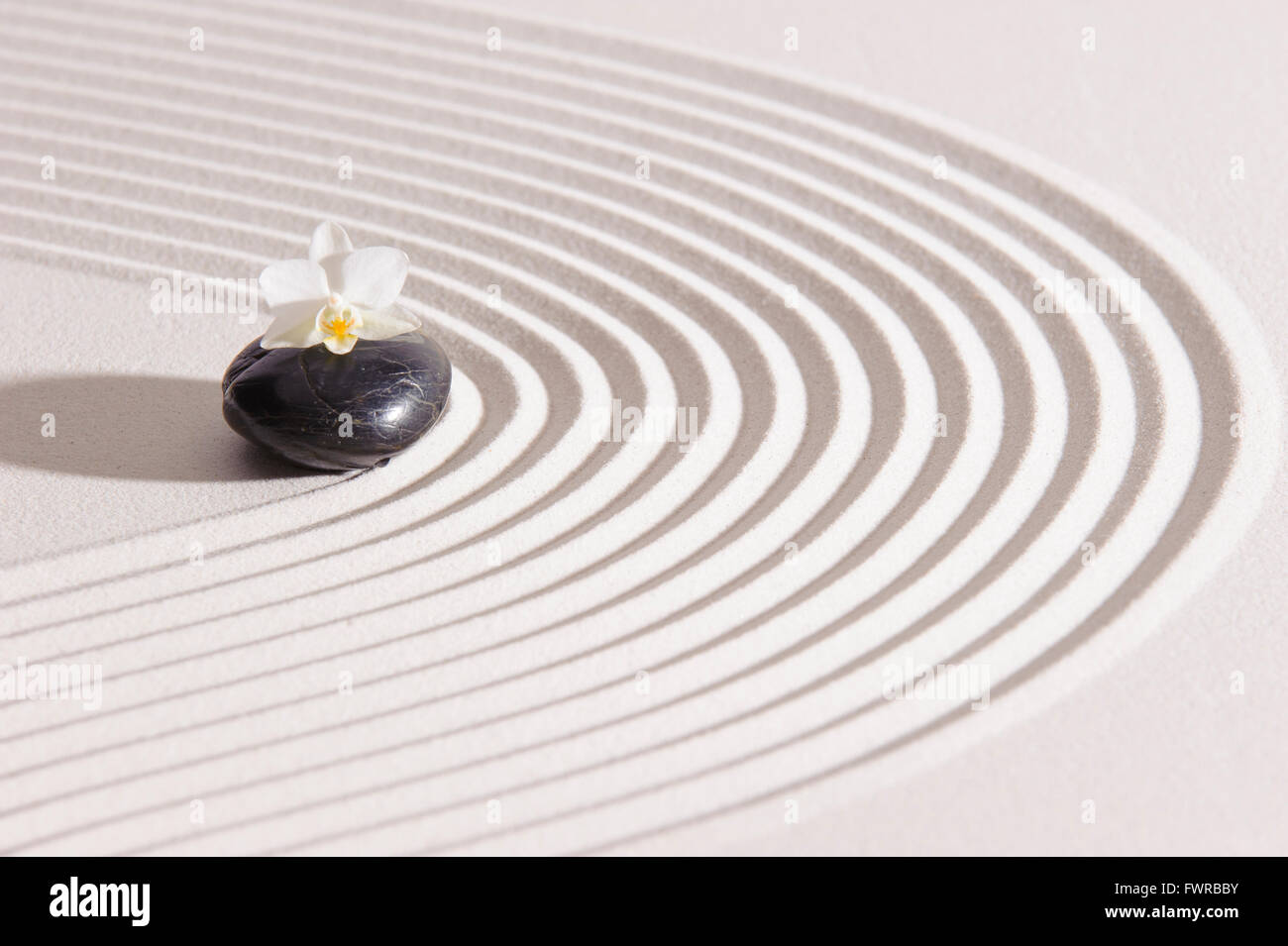 Stone zen garden circle hi-res stock photography and images - Alamy