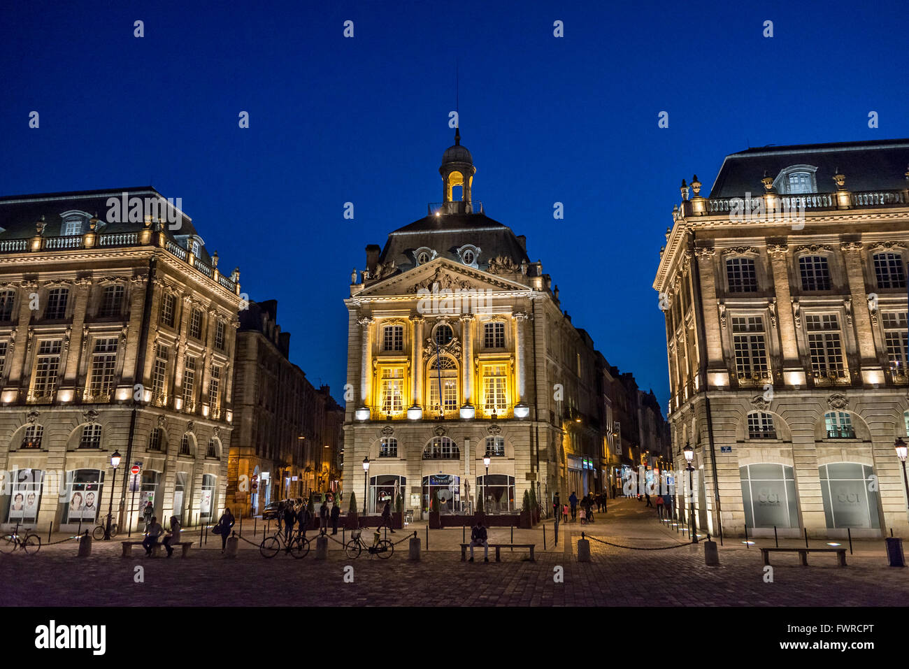 Square in bordeaux france hi-res stock photography and images - Alamy