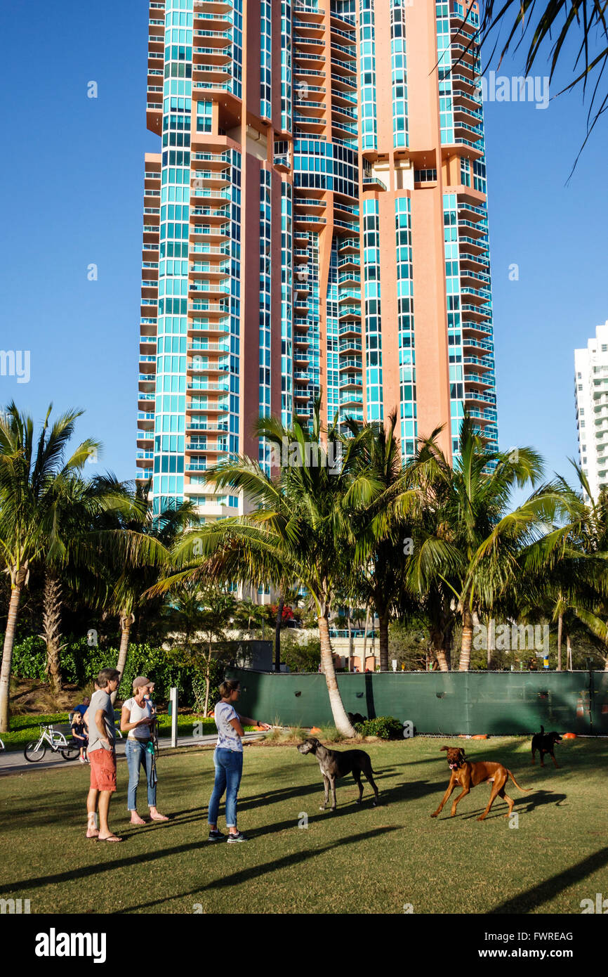 High rise skyscraper skyscrapers building buildings south pointe tower ...