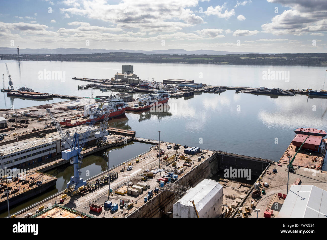 Dry dock rosyth hi-res stock photography and images - Alamy