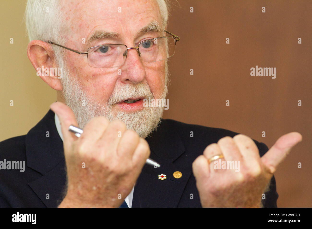 Nobel prize co-winner in physics Arthur McDonald speaks at Queen's ...