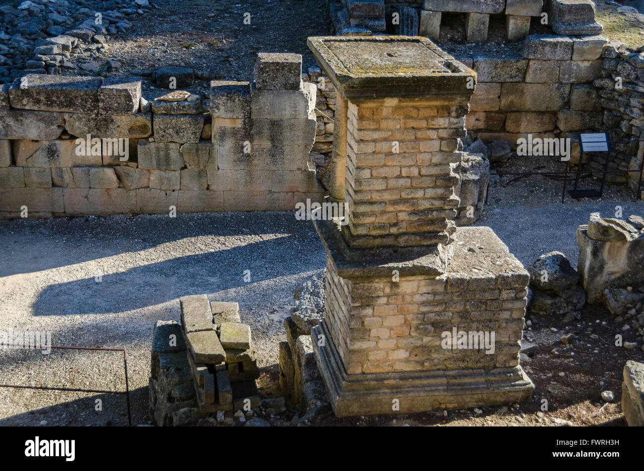 GLANUM, ST REMY DE PROVENCE, BDR FRANCE 13 Stock Photo - Alamy