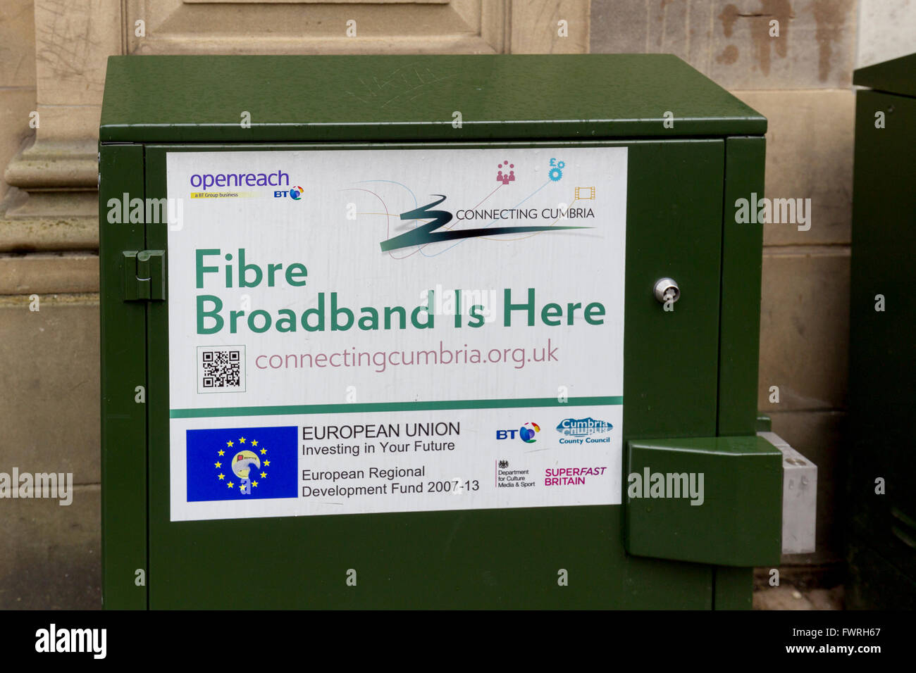 Fibre broadband green junction box hi-res stock photography and images ...